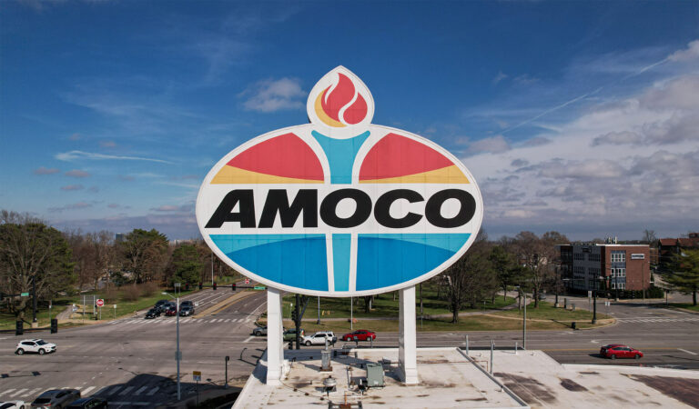 Amoco Apologizes to St. Louis and Repairs Botched Landmark Sign - NextSTL